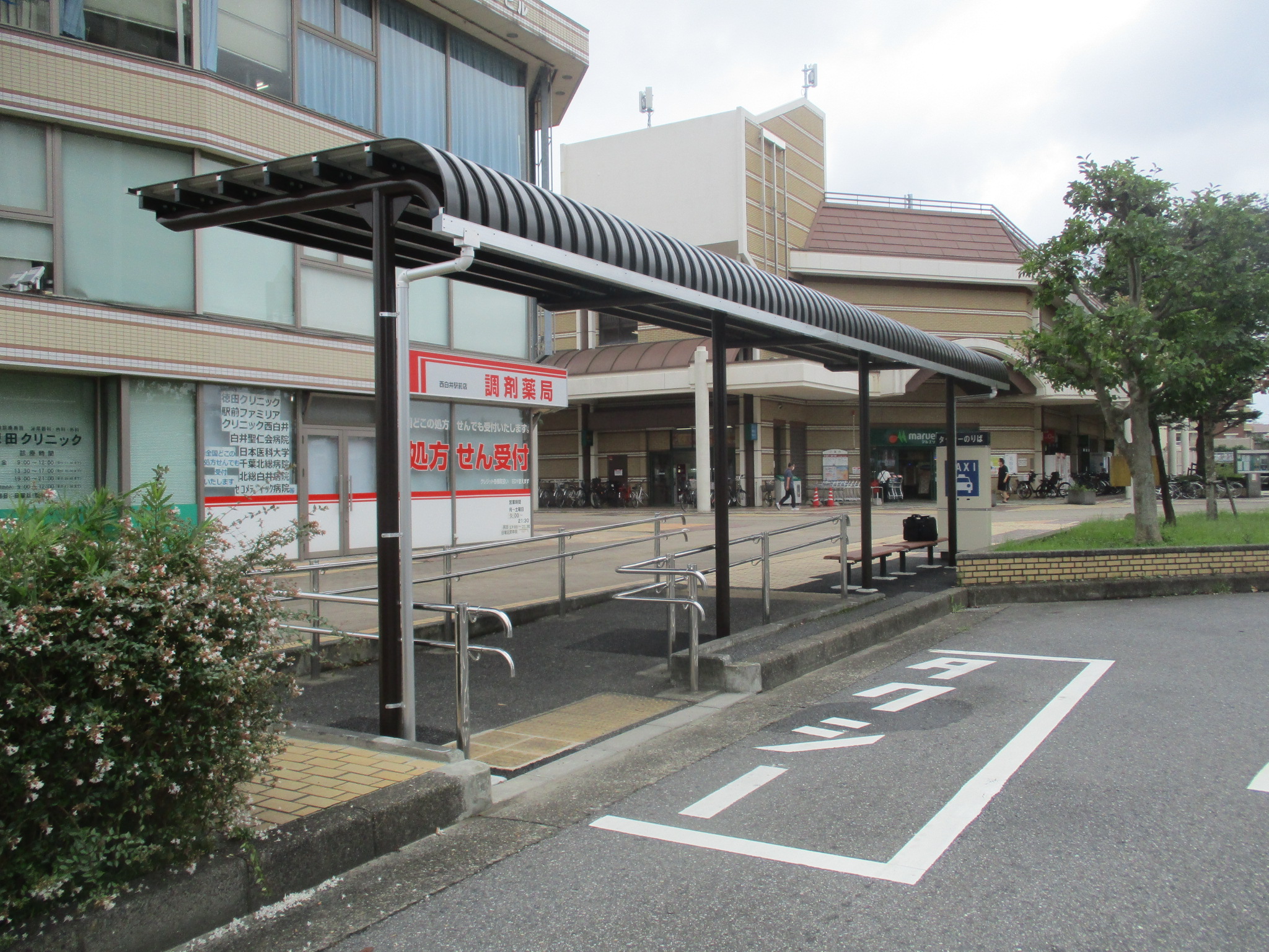 タクシー乗り場上屋新設 交建（こうけん）株式会社（東京都千代田区神田）